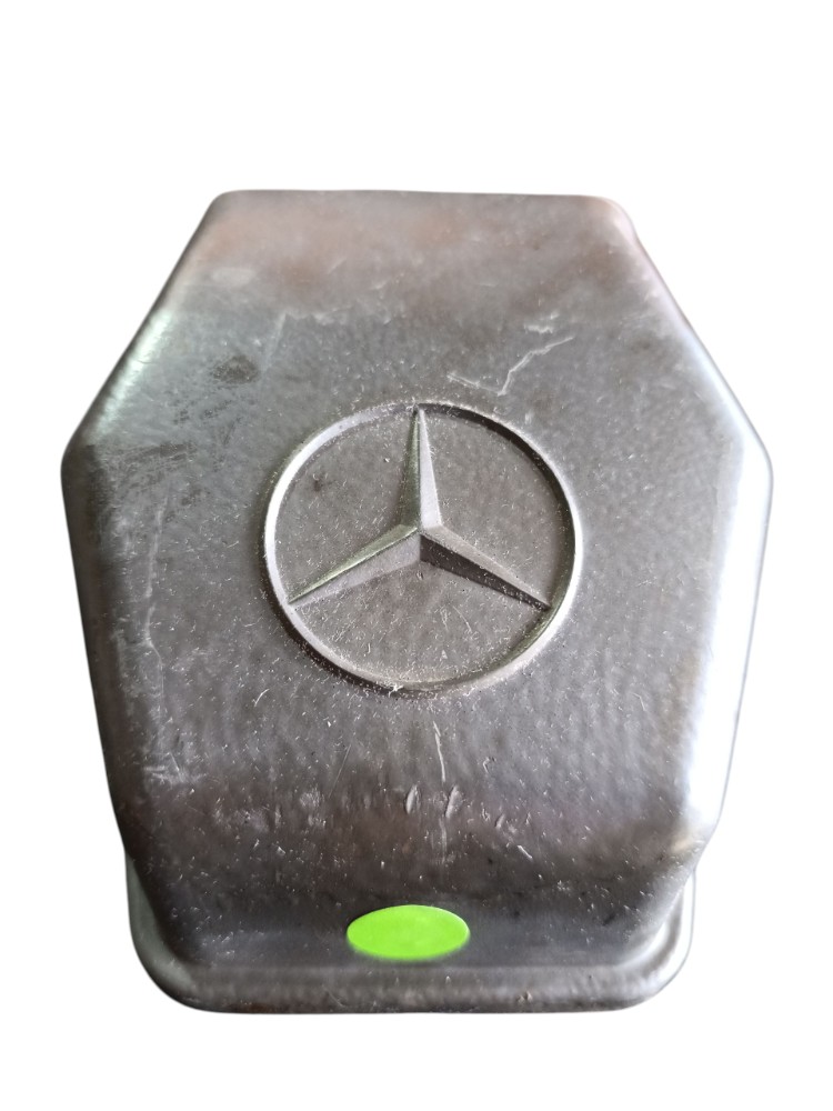 Tampa Válvula Motor OM501 Mb Actros 2646 A4570100930 – Lindóia Auto Peças