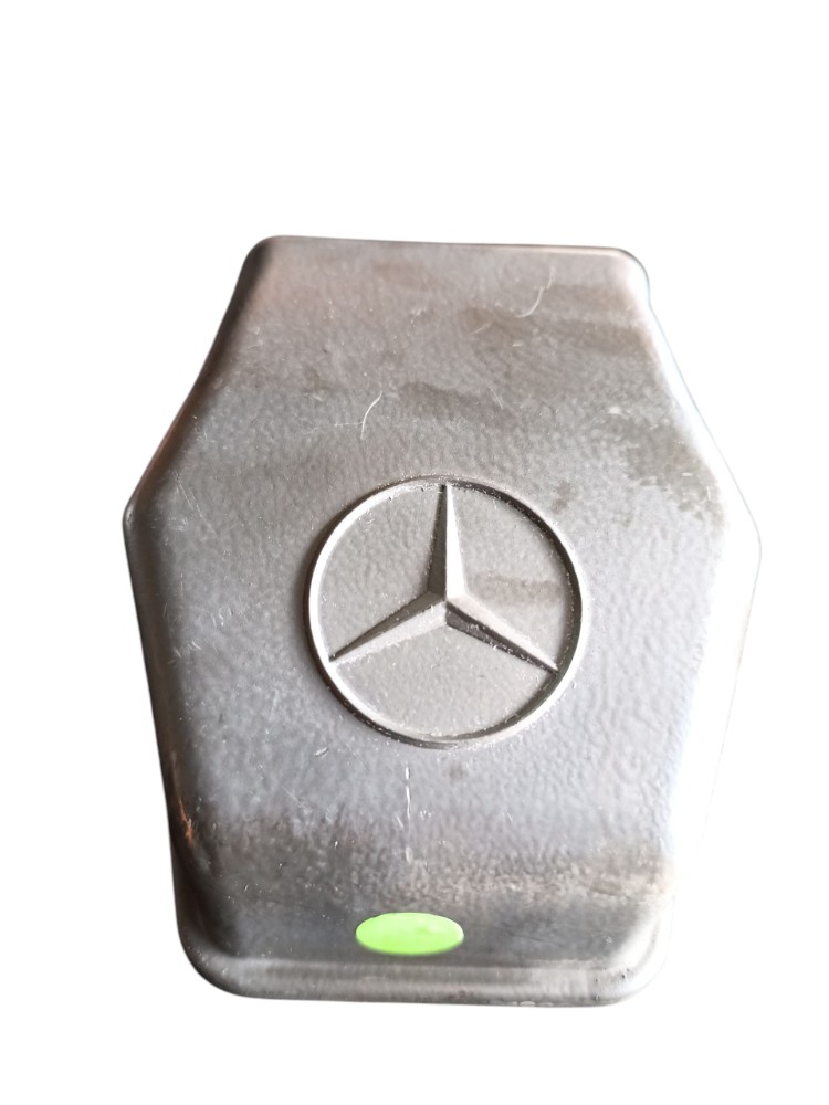 Tampa de Válvula motor OM501 MB Actros A4570100930 – Lindóia Auto Peças
